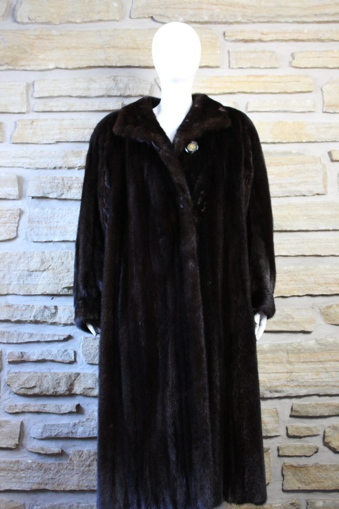 Manteau vison ranch allongé - Les Fourrures Robert Émond Inc.